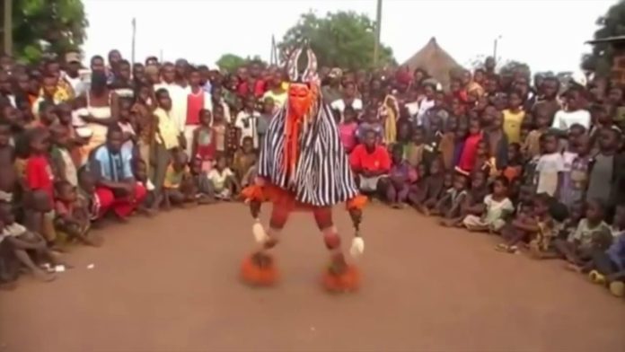 Descubre la fascinante Danza de los Guerreros Zulu en Sudáfrica ...